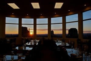 Dining - Monument Valley View